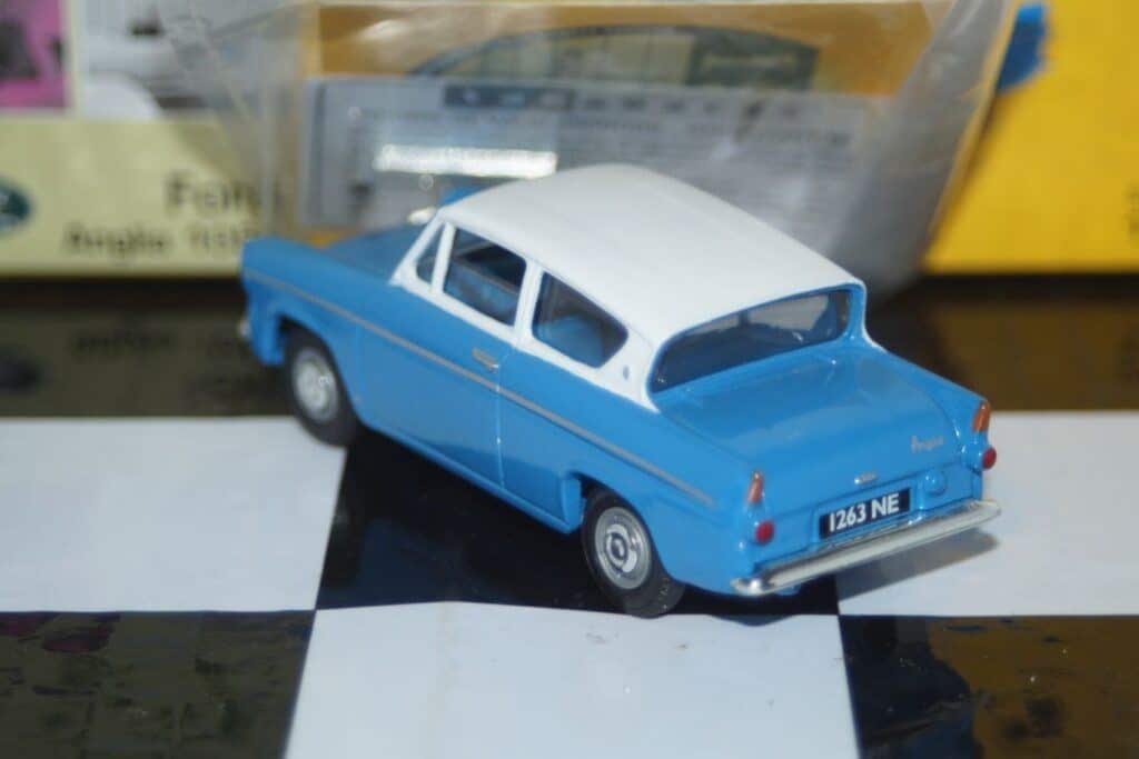 Vanguards Ford Anglia 105e VA00116 1:43 Scale
