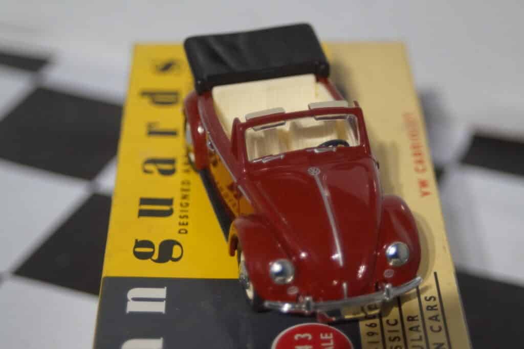 Volkswagen Beetle Cabriolet Maroon VA2000 Vanguards 1:43 Scale | Dazsmodels