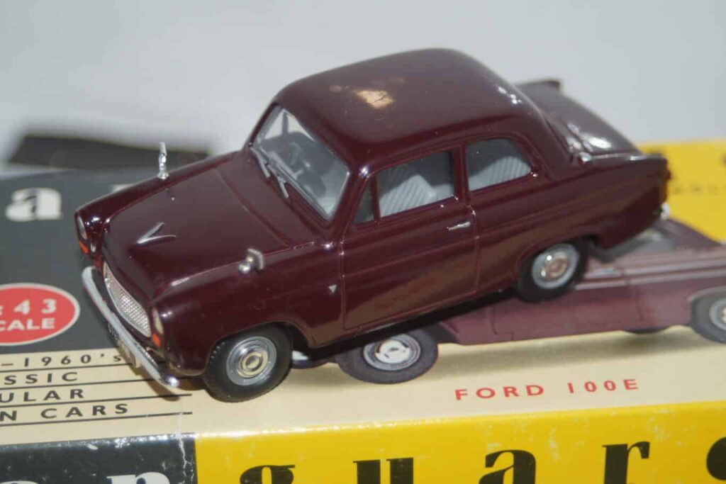 Ford 100e 2 door saloon Maroon VA21004 Vanguards 1/43 Diecast