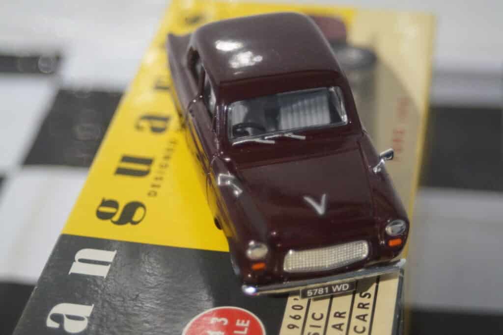 Ford 100e 2 door saloon Maroon VA21004 Vanguards 1/43 Diecast