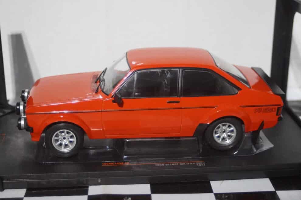 Ixo Ford Escort MK2 RS1800 Red 1:18 18RMC103B.20