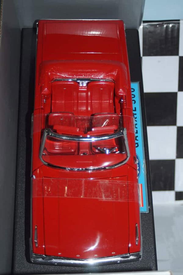 SunStar '64 Ford Galaxie 500 Red ref 1420 1:18 Scale