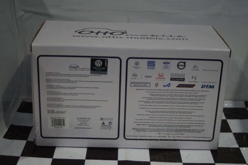 OTTO Volkswagen Golf IIl GTi in Red 1:18 OT405